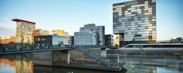 Hyatt Regency, Düsseldorf Luxury Style am Rhein - Mr. Food & Travel by ...